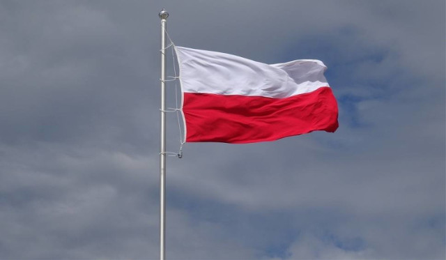 Jak prawidłowo wieszać polską flagę? [PORADNIK] | Wrocław Nasze Miasto