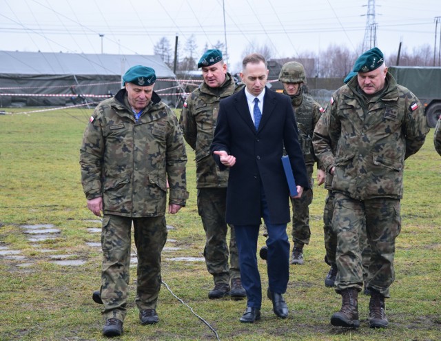 Wiceminister obrony narodowej Cezary Tomczyk odwiedził sieradzką ...