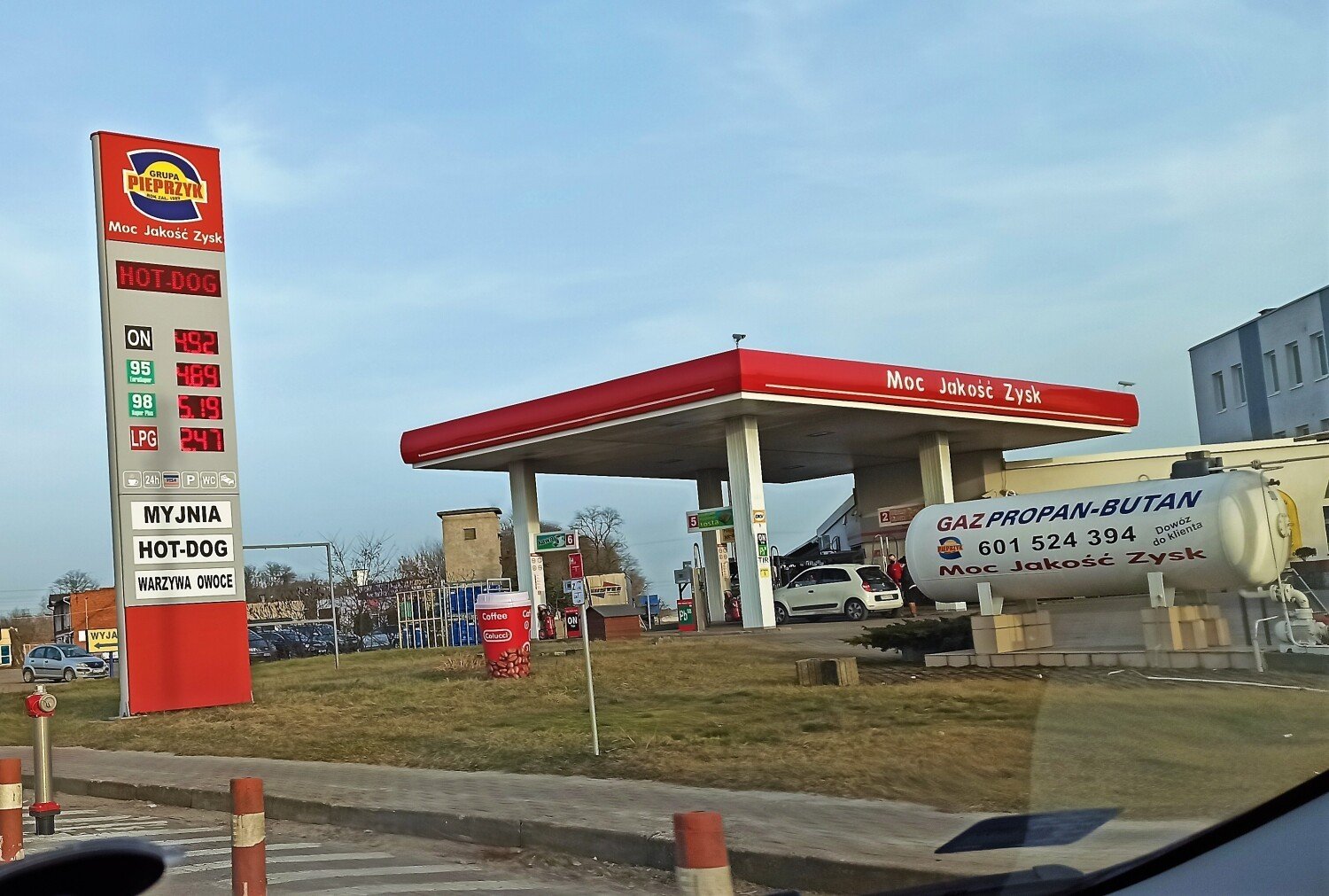 Słynne stacje pod szyldem "Moc Jakość Zysk" znikną z mapy Polski? Grupa ...