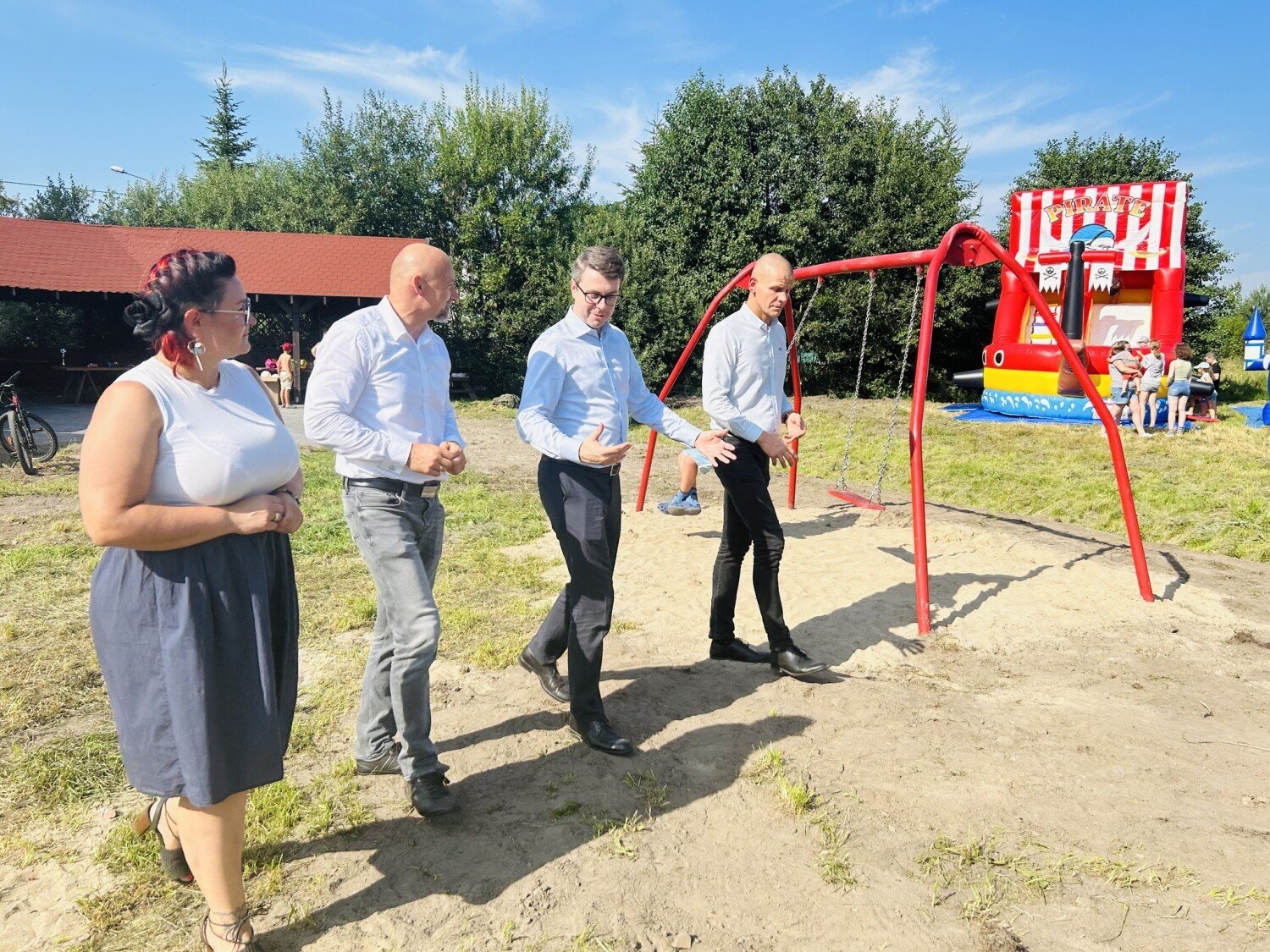 Minister Piotr Müller z wizytą w Roszczycach. Gmina Wicko planuje tam ...