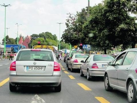 RONDO ŚRÓDKA - I po korkach? Wystarczył milion | Poznań Nasze Miasto