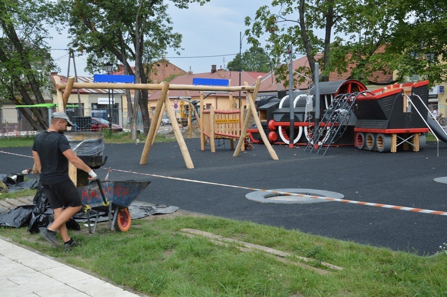 Przebudowa rynku w osiedlu Rozwadów w Stalowej Woli opóźni się o ...