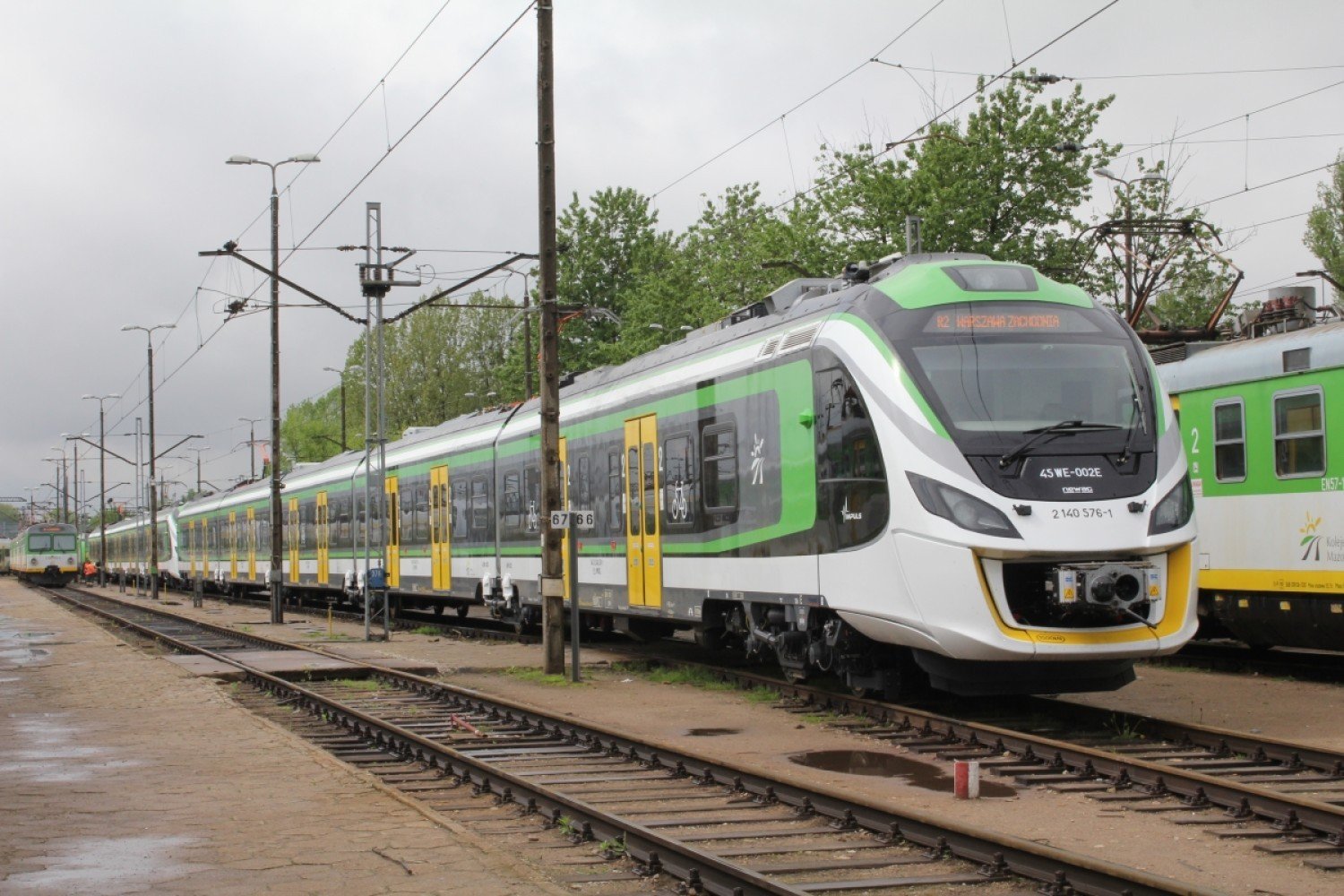Pierwsze pociągi Impuls już w Kolejach Mazowieckich [ZDJĘCIA ...
