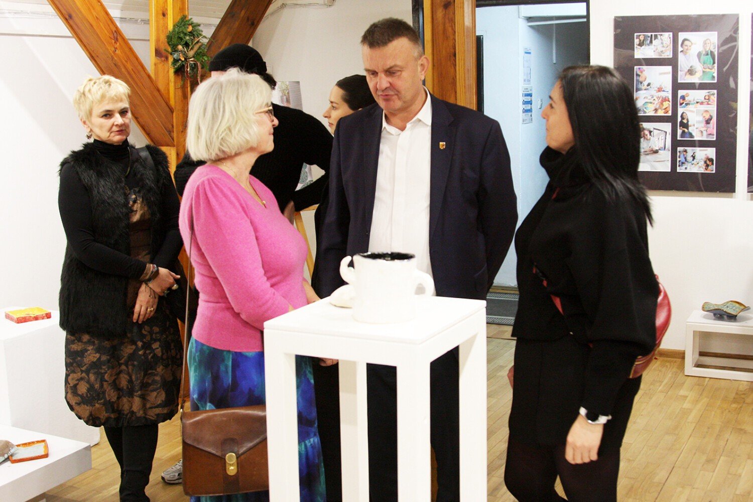 Prosto z lepiarni - wystawa glinianych form plastycznych w sieradzkim ...