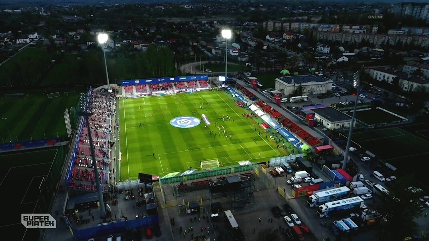 Stadion Rakowa Częstochowa z perspektywy drona. Tu gra (przyszły ...