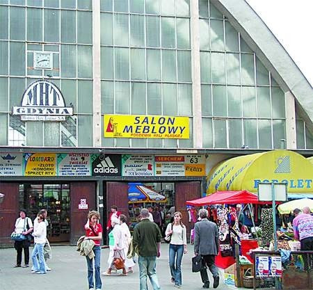 Gdynia. Dziki handel wokół hali targowej | Gdynia Nasze Miasto