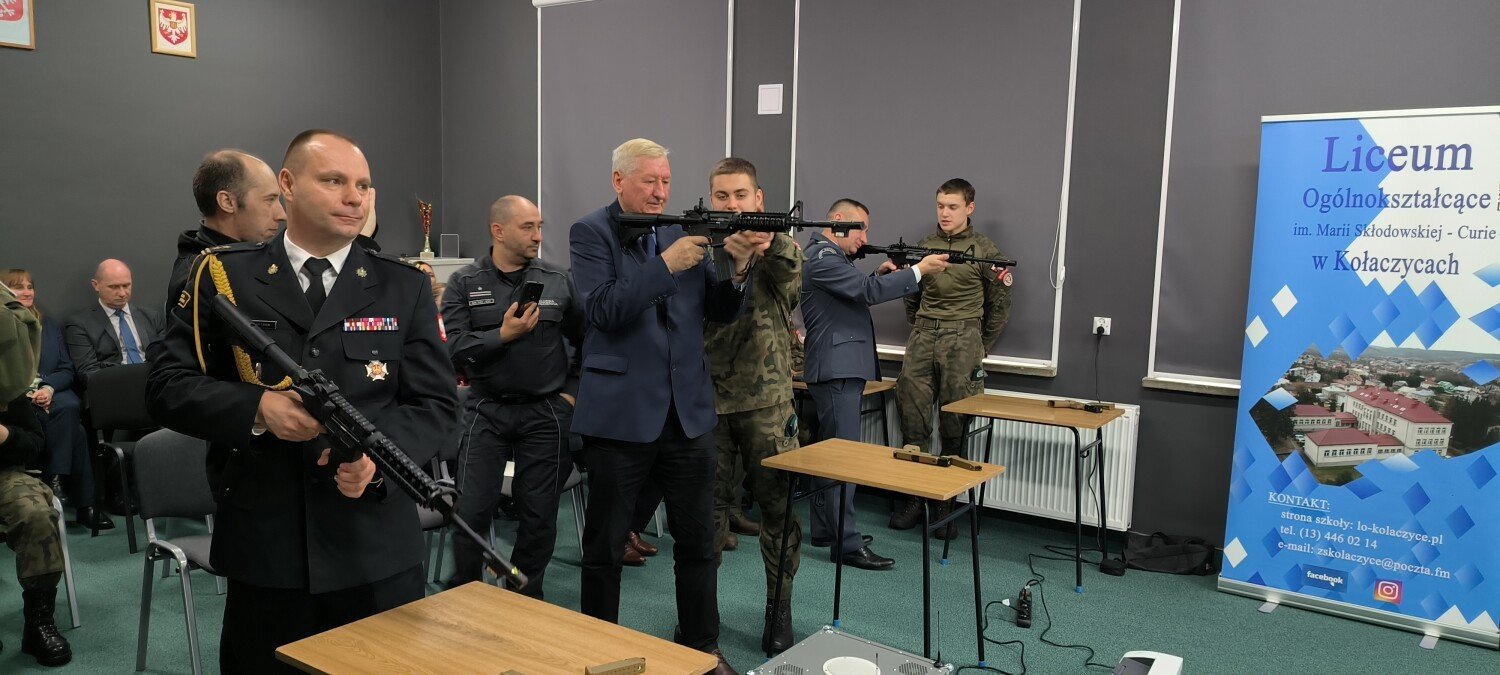 Wirtualna strzelnica powstała w LO w Kołaczycach | Jasło Nasze Miasto