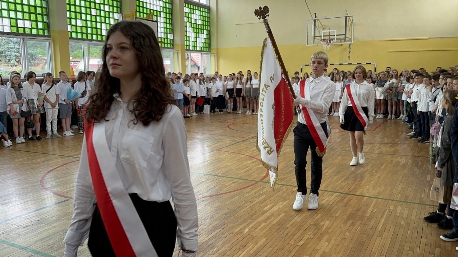 Uczniowie Szkoły Podstawowej nr 18 w Zielonej Górze pożegnali się ze ...