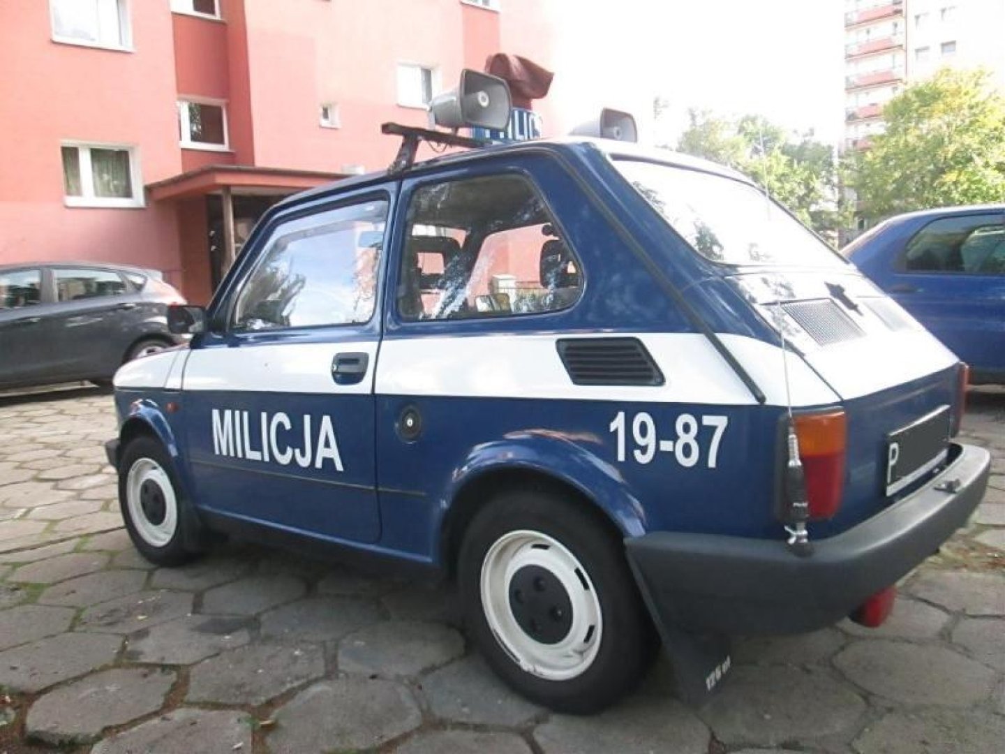 Stare samochody w Poznaniu. Milicyjny maluch [ZDJĘCIA] - NaszeMiasto.pl